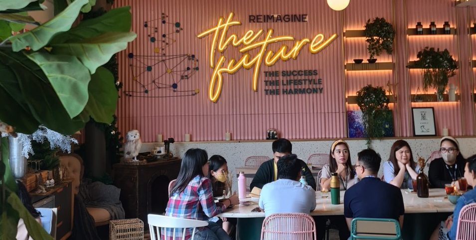 Hygge Signature, Cafe Estetik di BSD dengan Warna Warni Pastelnya yang ...