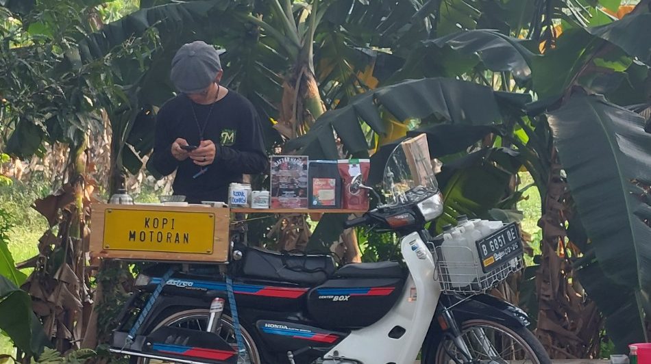 #BotangNgobrolBareng Aliang Lim, Pemilik Usaha Kopi Motoran (KOMO) yang ...